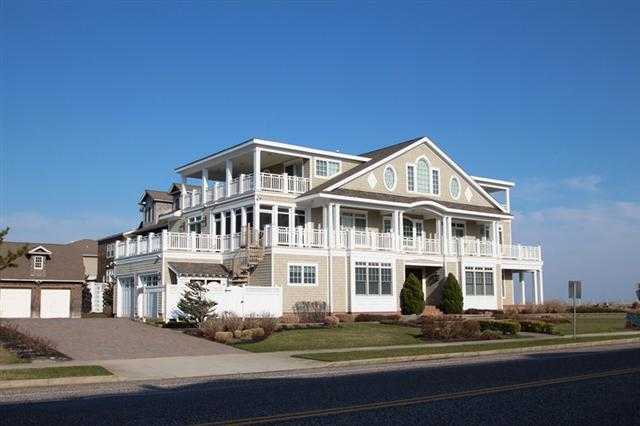 A Must-See Modern Cape May Beach House