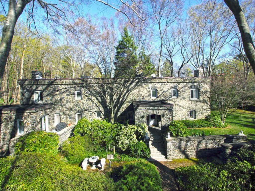 For Sale: Alexander Calder's Hudson River Home on Magnificent Grounds ...