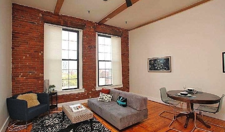 Hoopskirt: Adorable Loft Condo On Arch Street