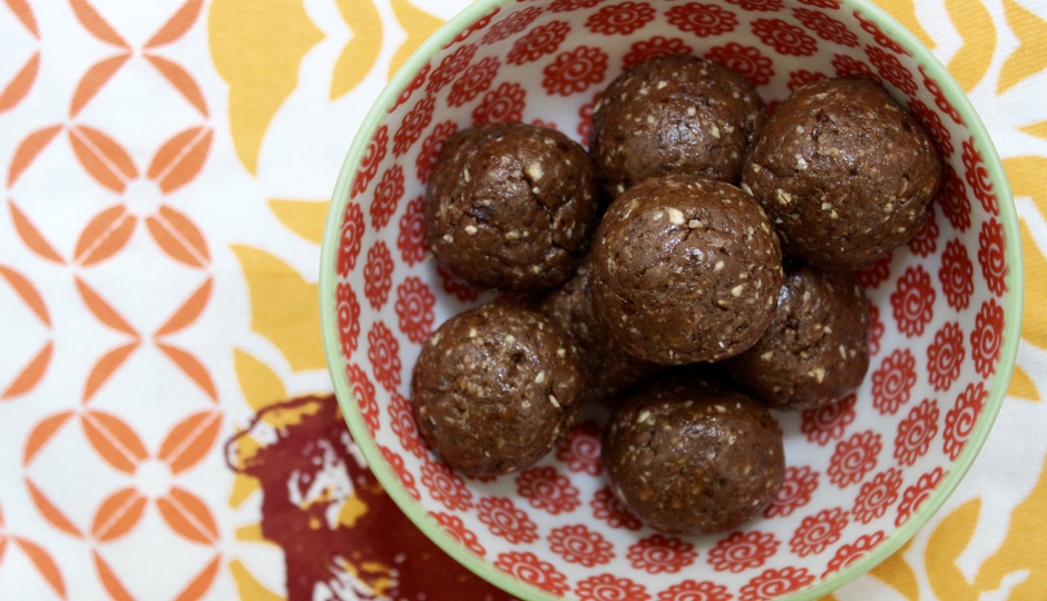 Recipe: No-Bake Chocolate-Peanut Butter Protein Bites | Be Well Philly