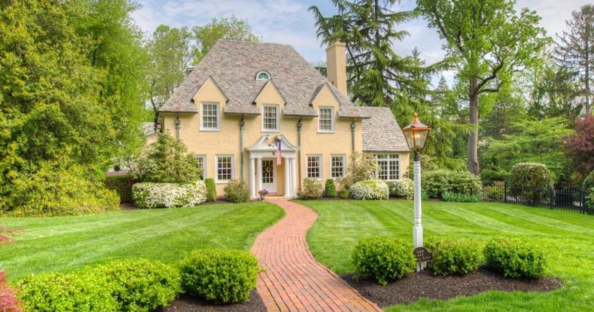 French Colonial Homes Rails Guide To The Colonial House Style